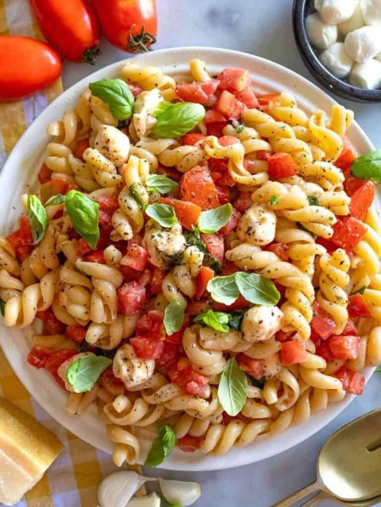 Fresh Tomato Pasta (No-Cook Sauce) | Hilltop Recipes