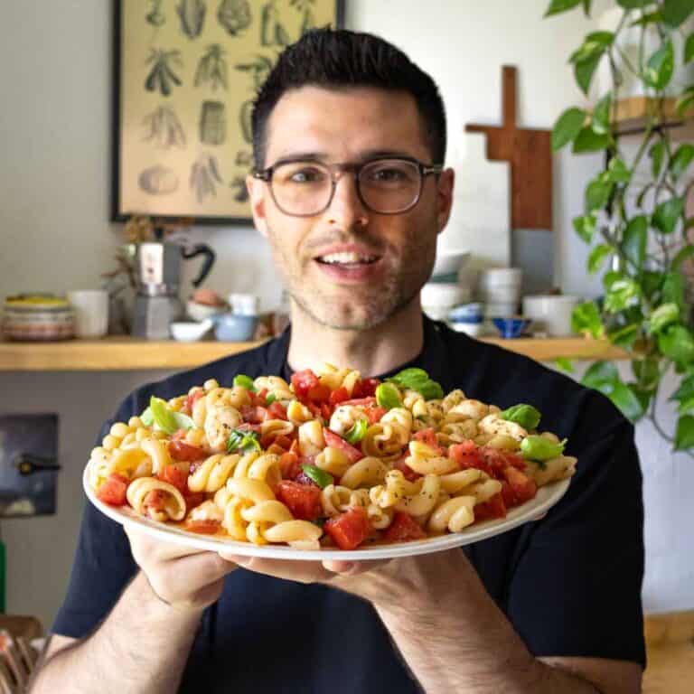 Fresh Tomato Pasta (No-Cook Sauce) | Hilltop Recipes